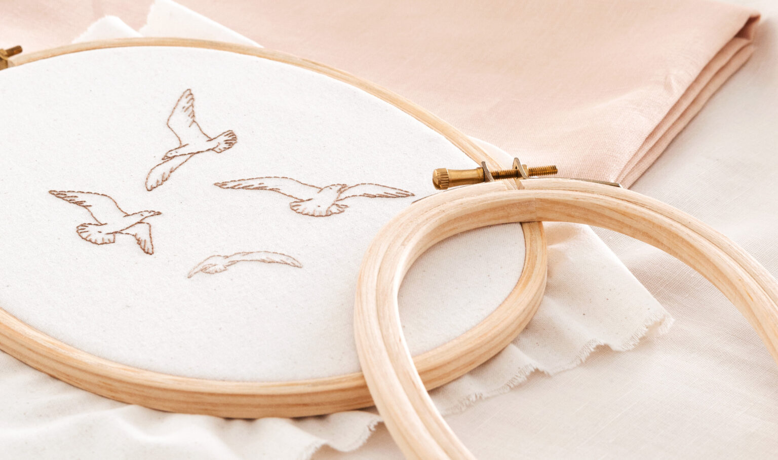 Comment être plus précis en broderie ? • Rose Capsule